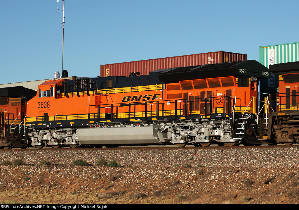 BNSF 3828
